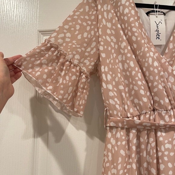 Simple | Dresses | Simple Baige Midi Dress With Sleeves | Poshmark